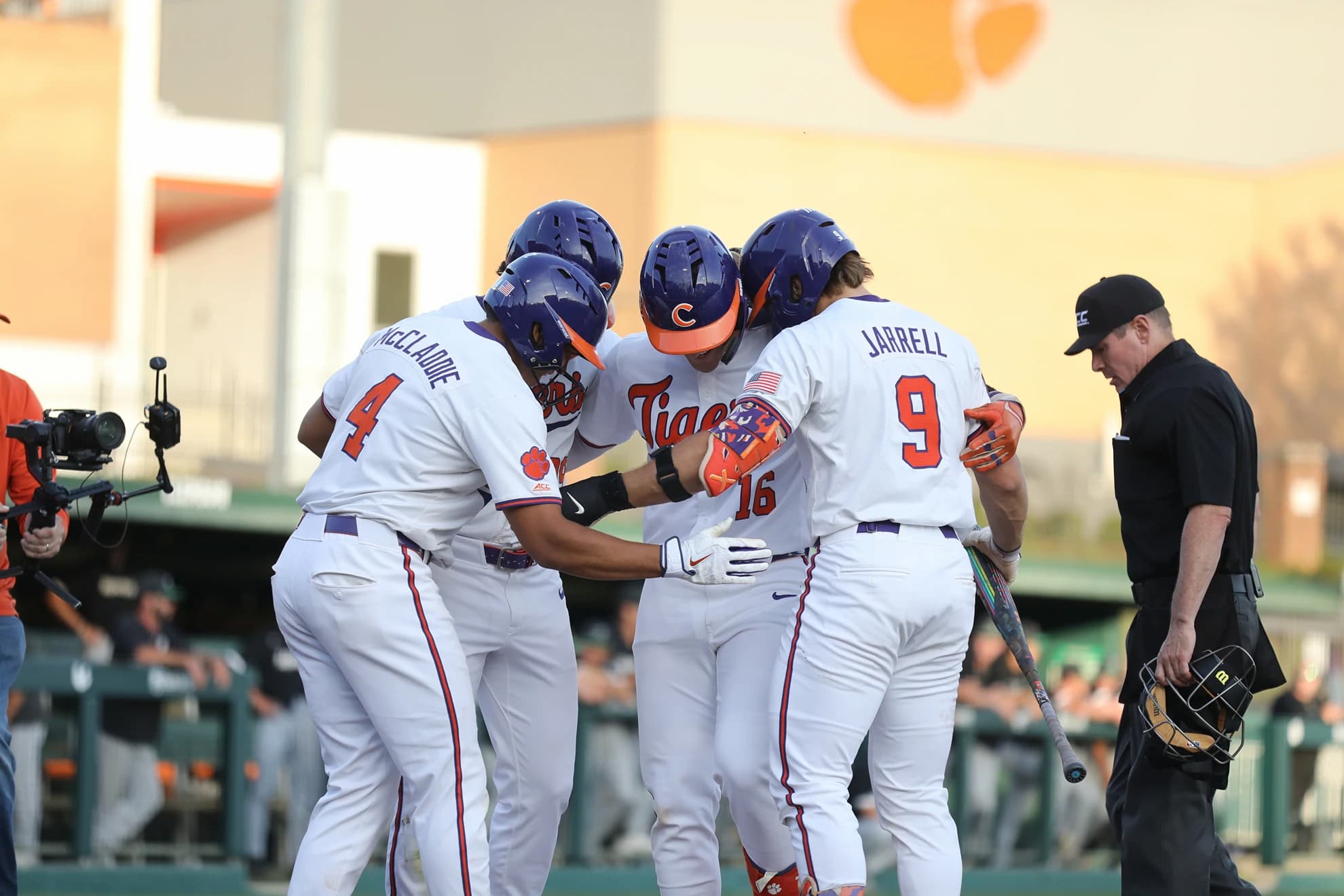 Clemson Baseball Heads To Louisville To Play Hard-Hitting Cardinals ...